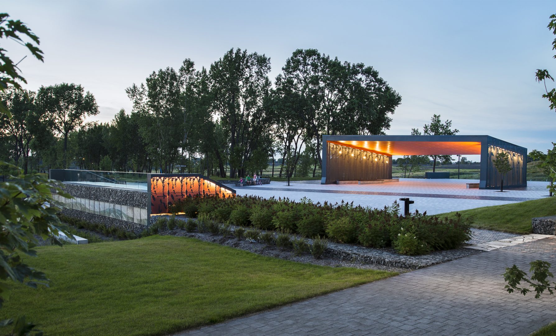 Parvis du parc Frédéric-Back – Groupe BC2