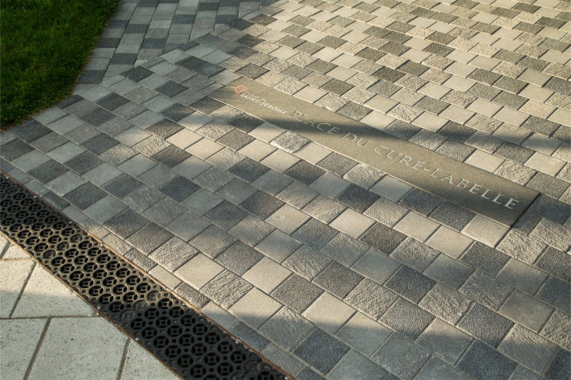 Place du Curé-Labelle – Groupe BC2